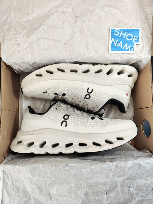 On Cloudtilt 'Cinder Sand'